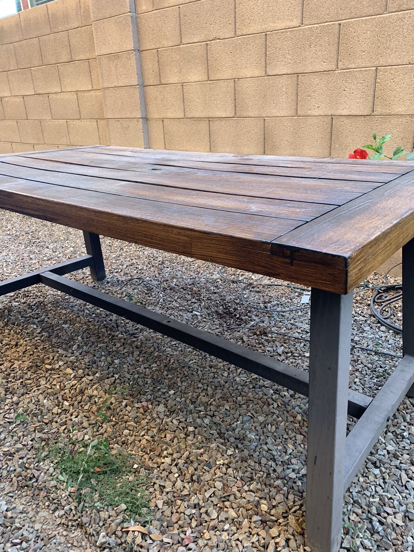 Outdoor table for Sale in Gilbert, AZ - OfferUp