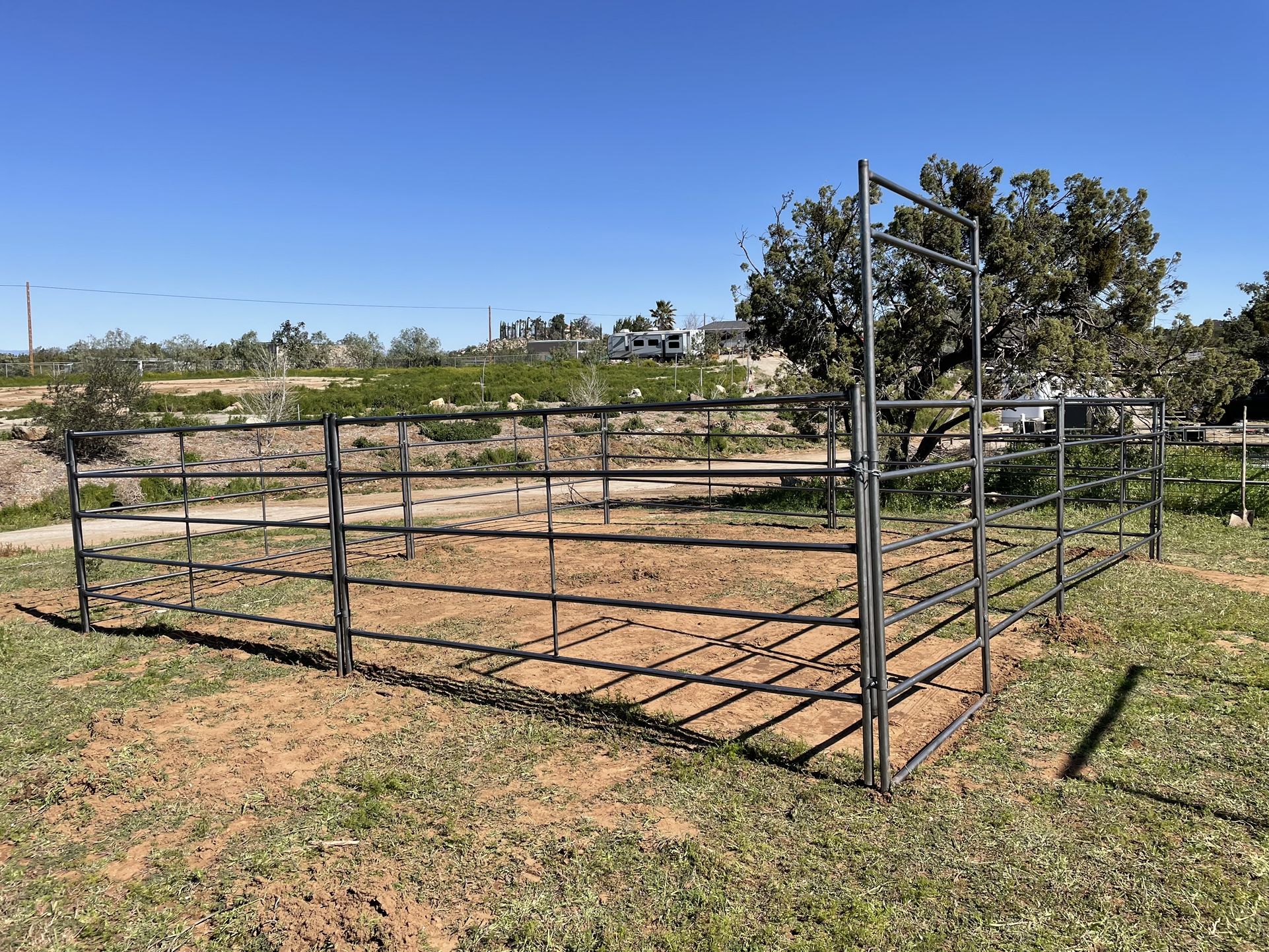 20x20 Horse Corral 5-Rail (Brand New) SoCal Fence And Barn DIY Stall ...