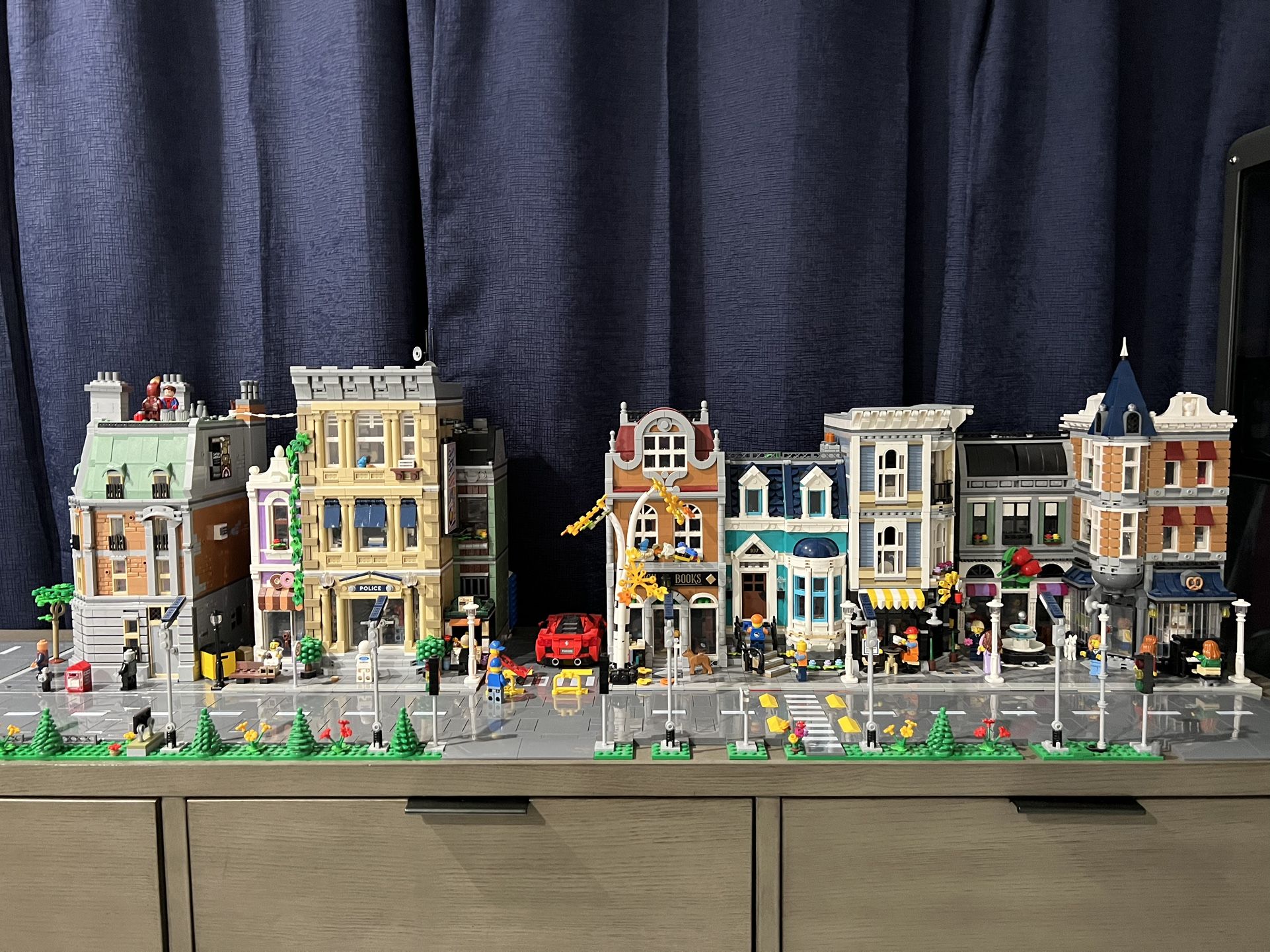 Lego Modular City Block for Sale in Lake View Terrace, CA - OfferUp