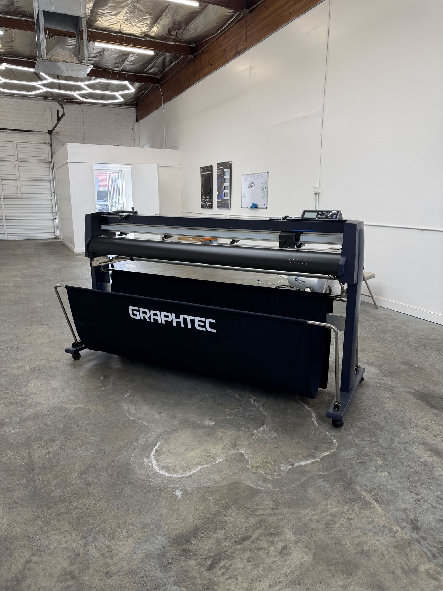Graphtech FC9000 Plotter New for Sale in Los Angeles, CA - OfferUp
