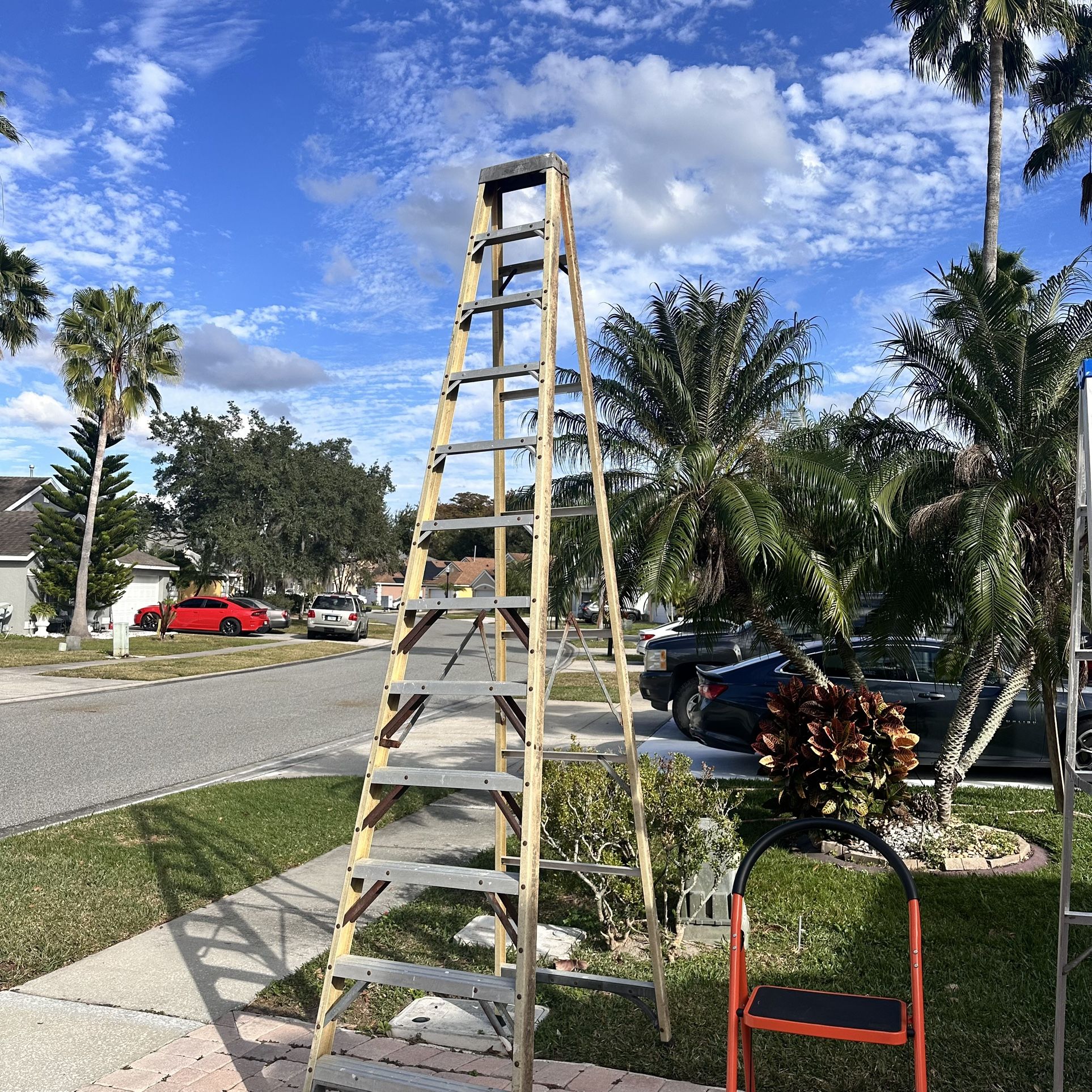 Step ladder Fiber Glass for Sale in Belle Isle, FL - OfferUp