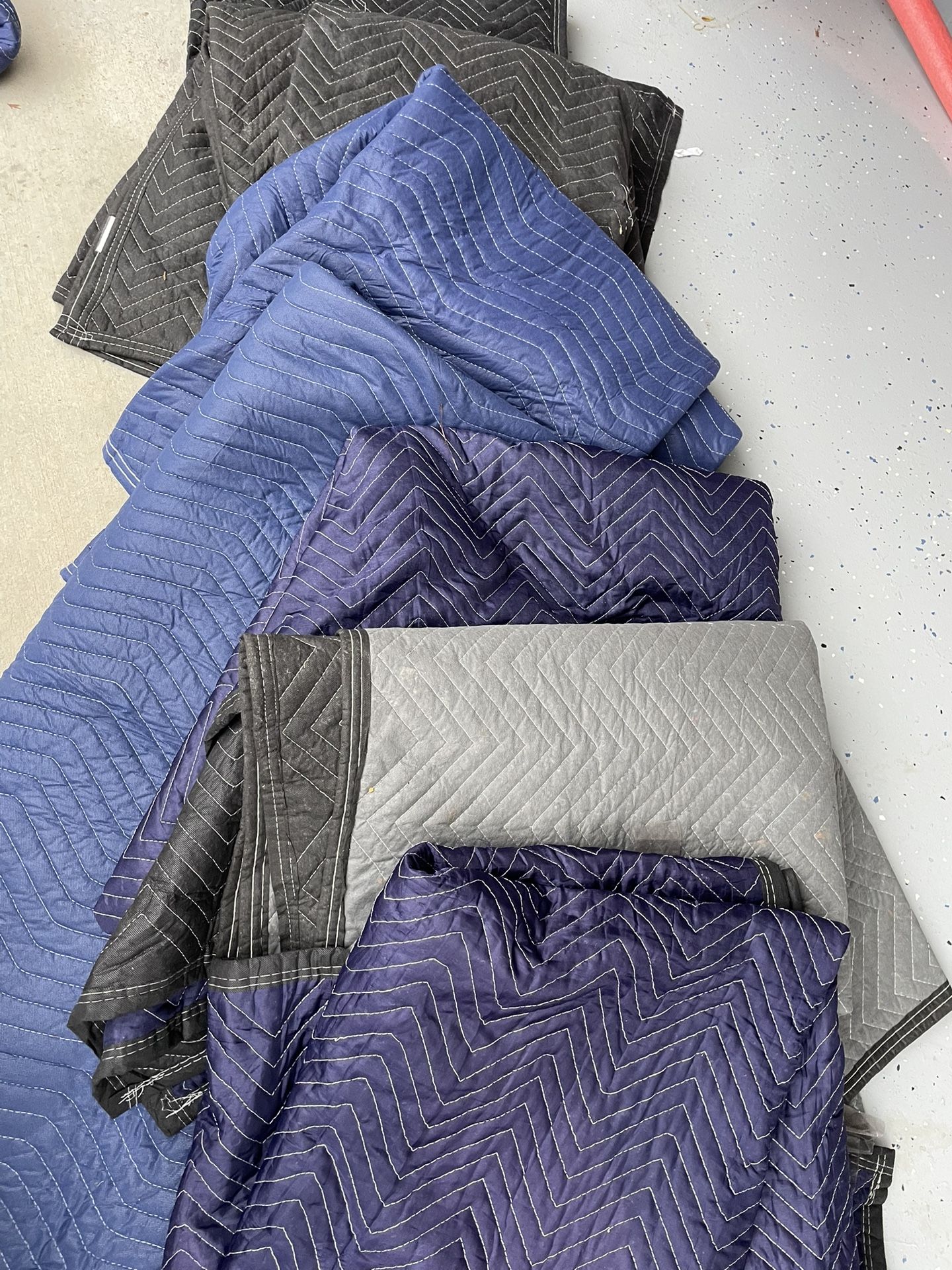 7 Heavy Duty Moving Blankets for Sale in Oceanside, CA - OfferUp