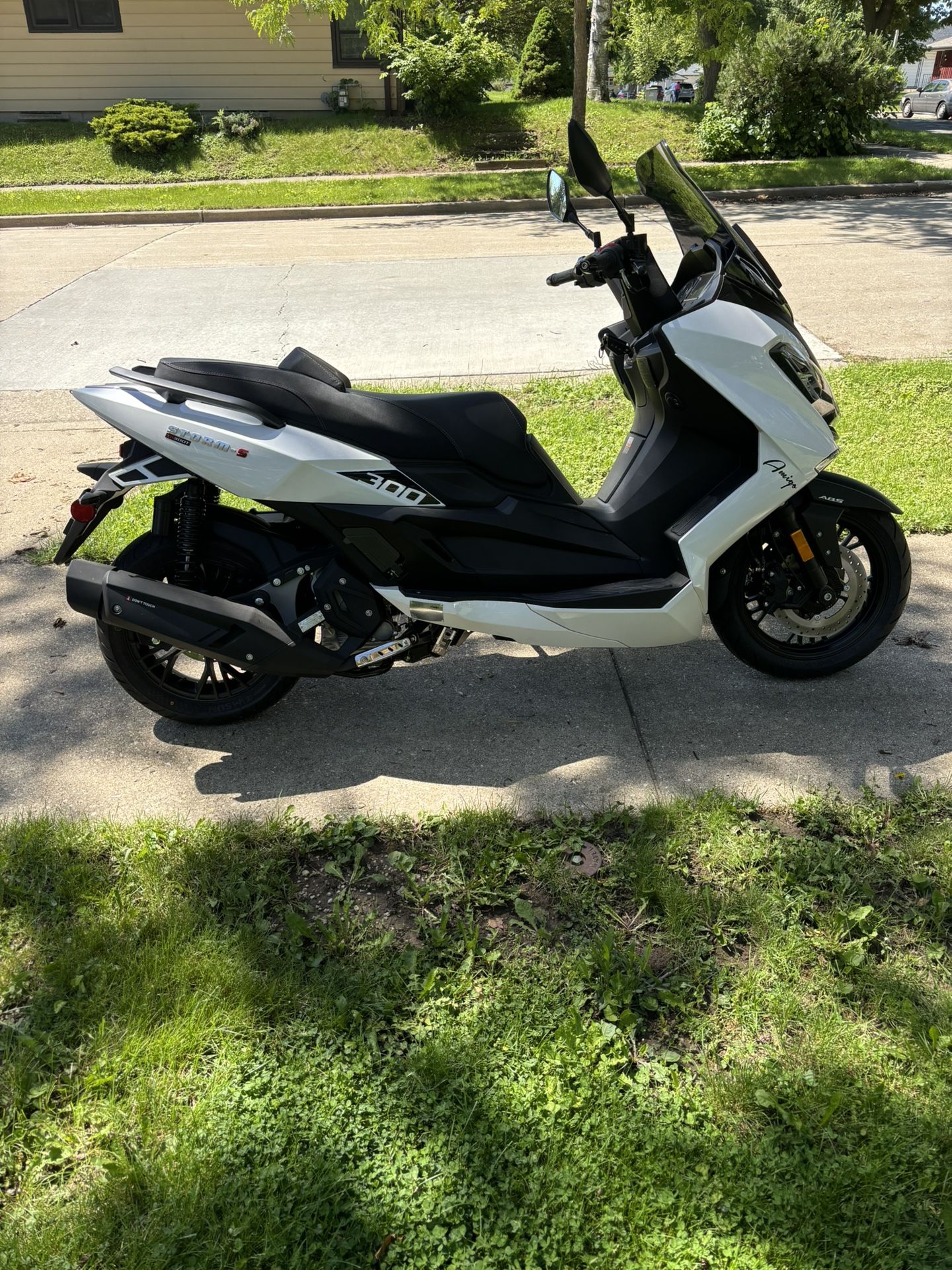 Amigo Storm 300 Scooter for Sale in Milwaukee, WI - OfferUp