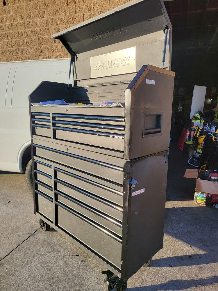 h Husky Tool Storage 52 in. W x 20 in. D Heavy Duty Rolling Tool Chest ...