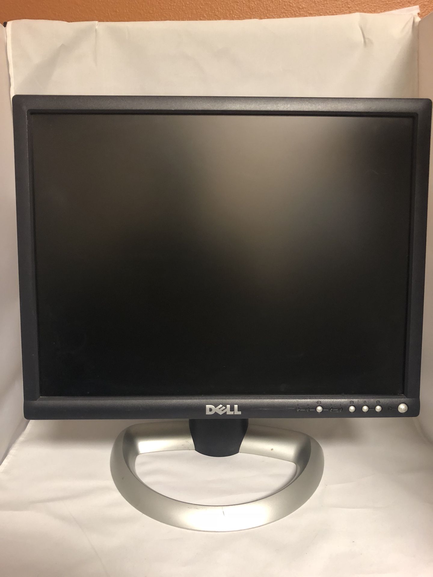 Dell 2001FP 20-IN. LCD Computer monitor for Sale in Las Vegas, NV - OfferUp