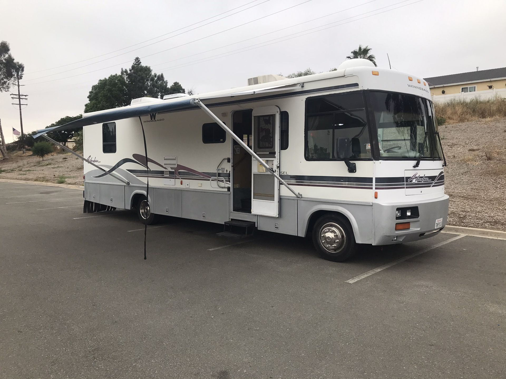 1999 Winnebago Adventurer 34v Diesel Pusher RV for Sale in San Diego ...