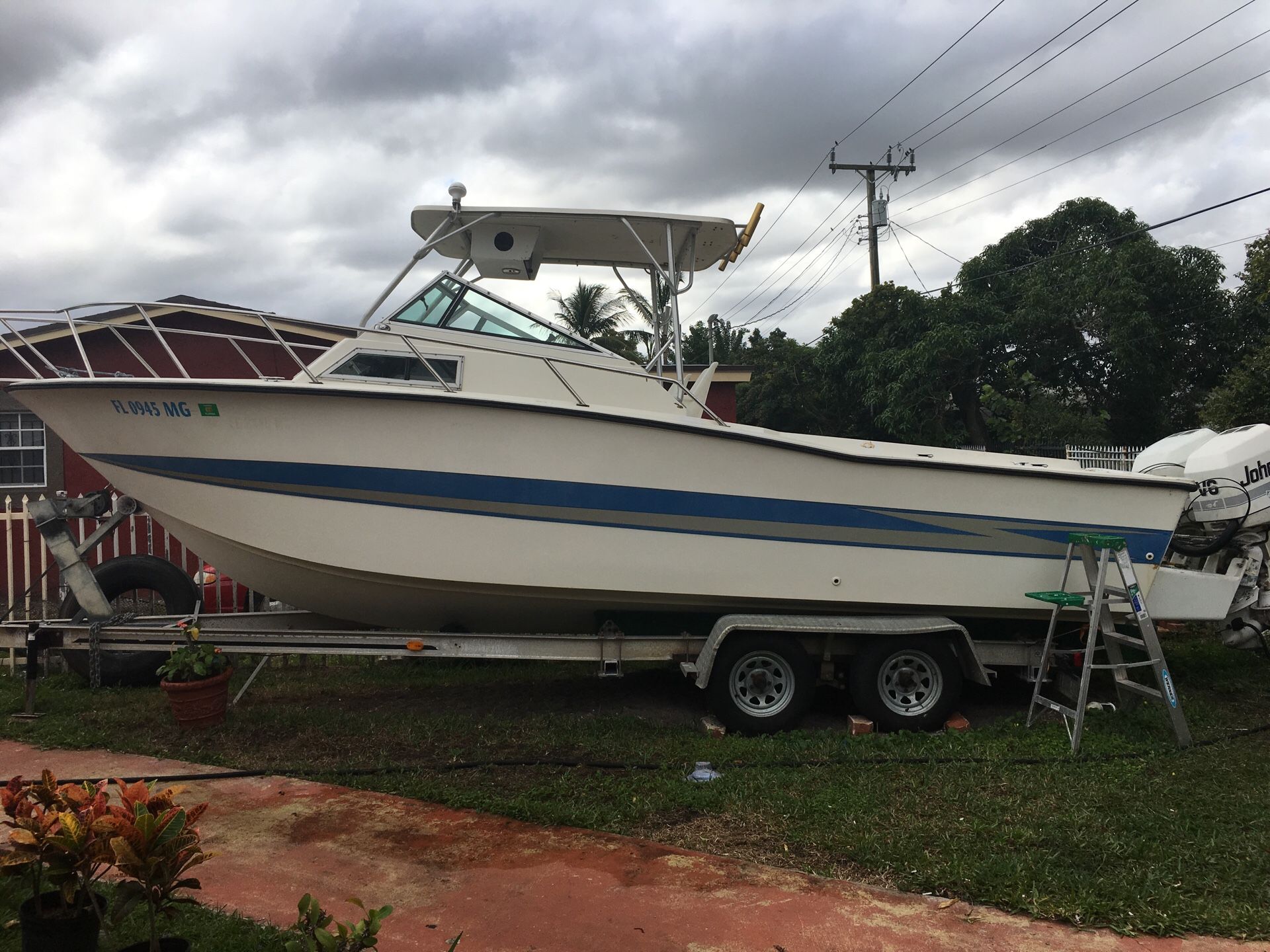 Hydra sport wa2500 1985 27feet 26 24 center console open fish boat bote ...