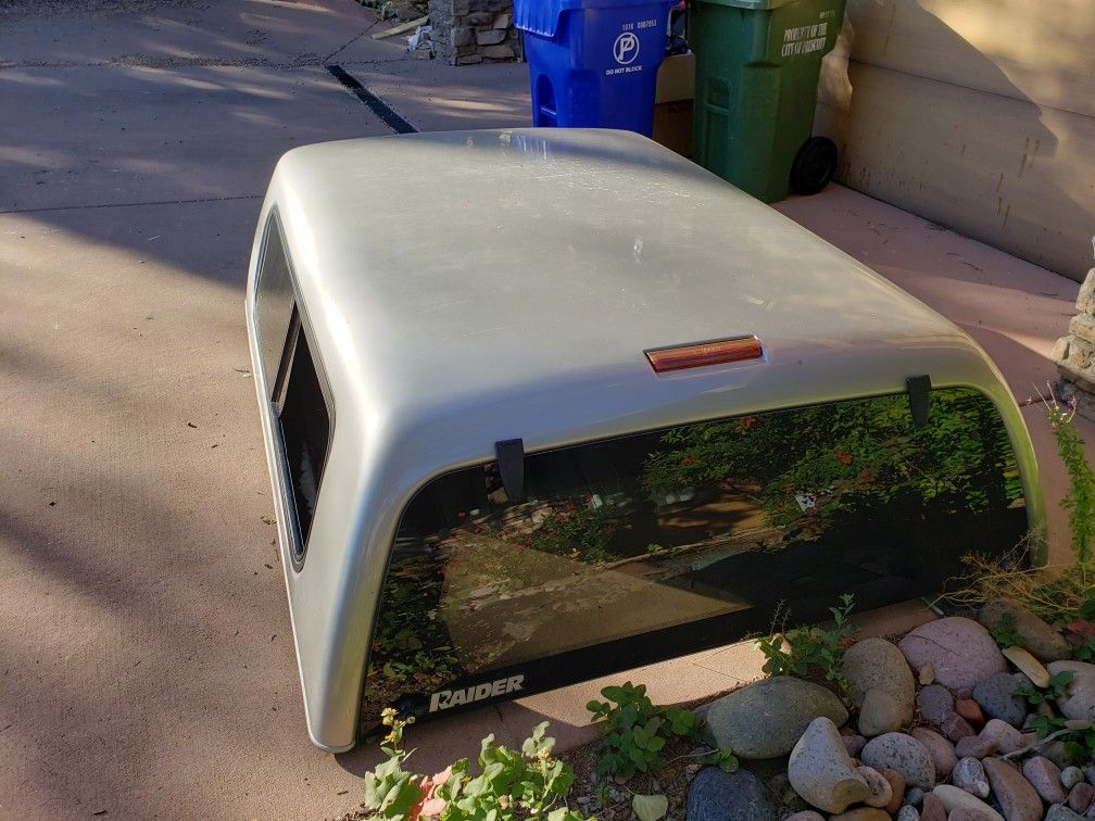 Need Gone!! RAIDER FULL-SIZE Truck Cap / Topper / Camper Shell (6'11"x5 ...