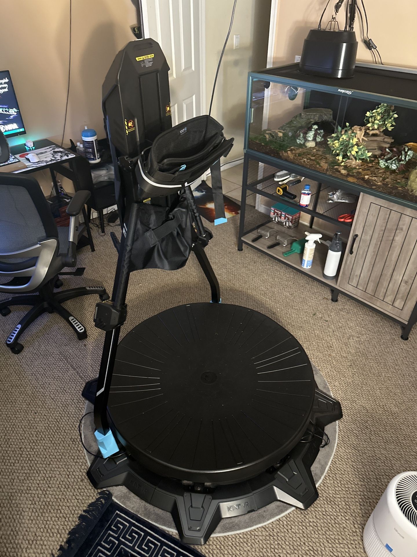 Vr retailer Omni directional Treadmill Kat