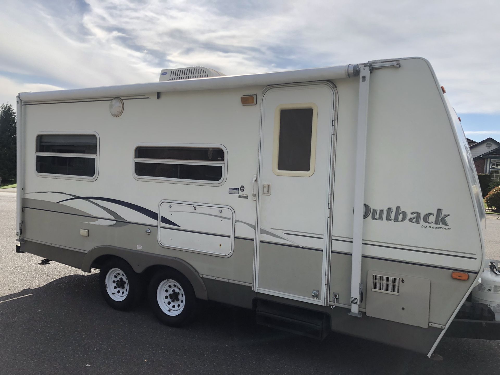 2004 21RS Outback By keystone travel trailer with slide out for Sale in ...
