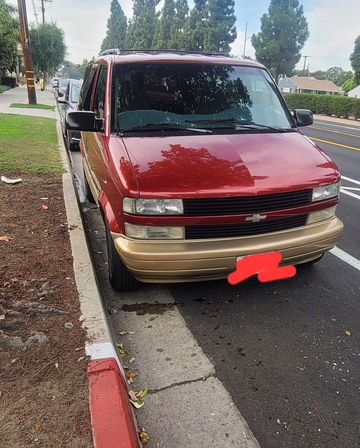 2002 Chevrolet Astro Van for Sale in Los Angeles, CA - OfferUp