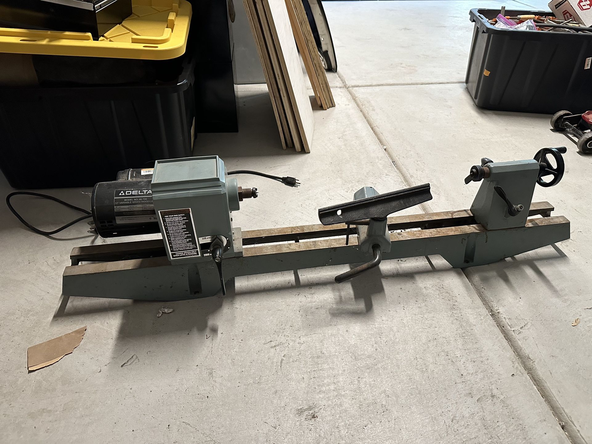 Delta 12” Variable Speed Wood Lathe for Sale in Henderson, NV - OfferUp
