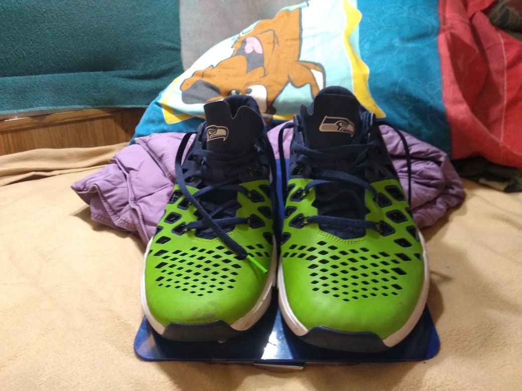 Nikes With Seahawk Colors