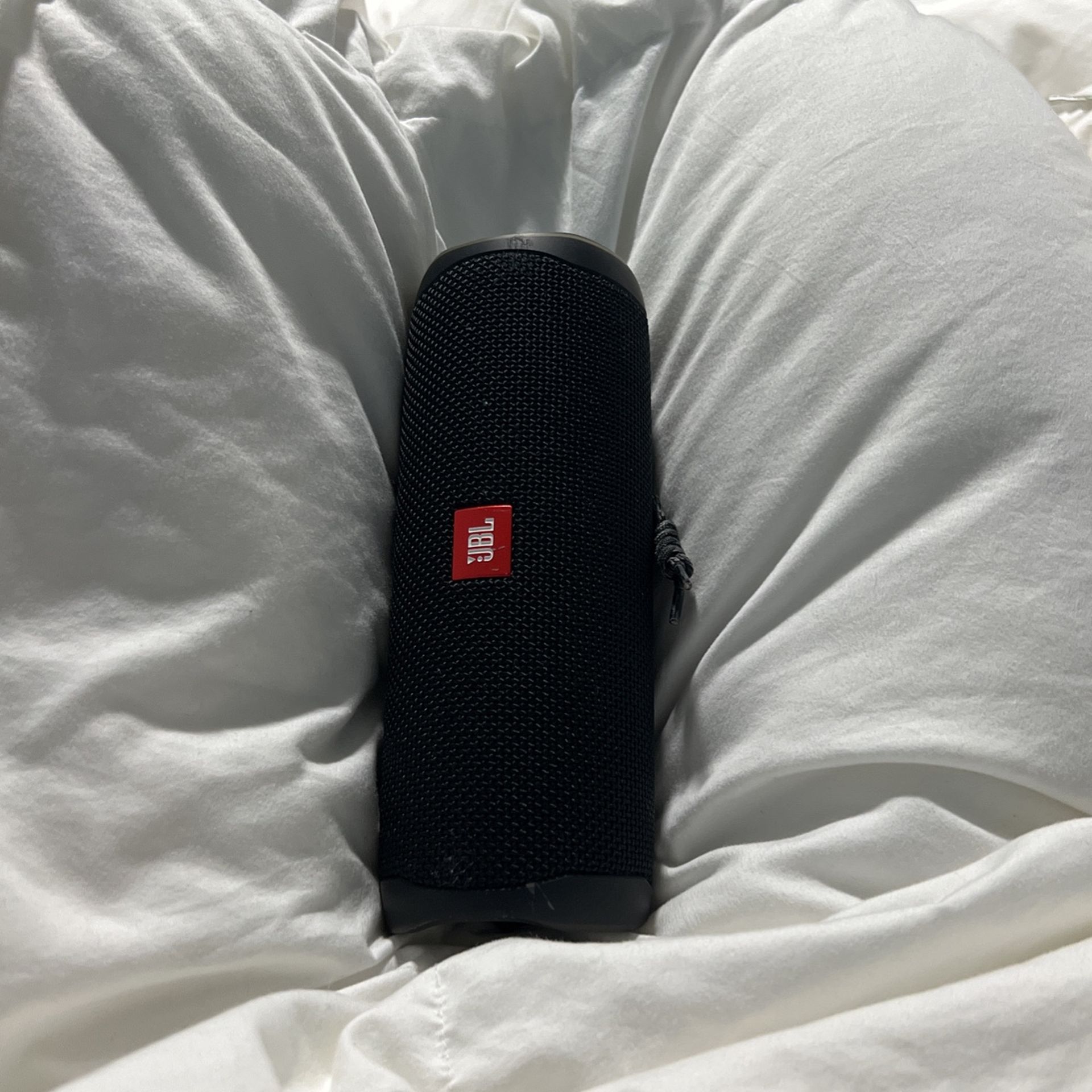JBL Médium Sized Speaker for Sale in Ind Crk Vlg, FL - OfferUp