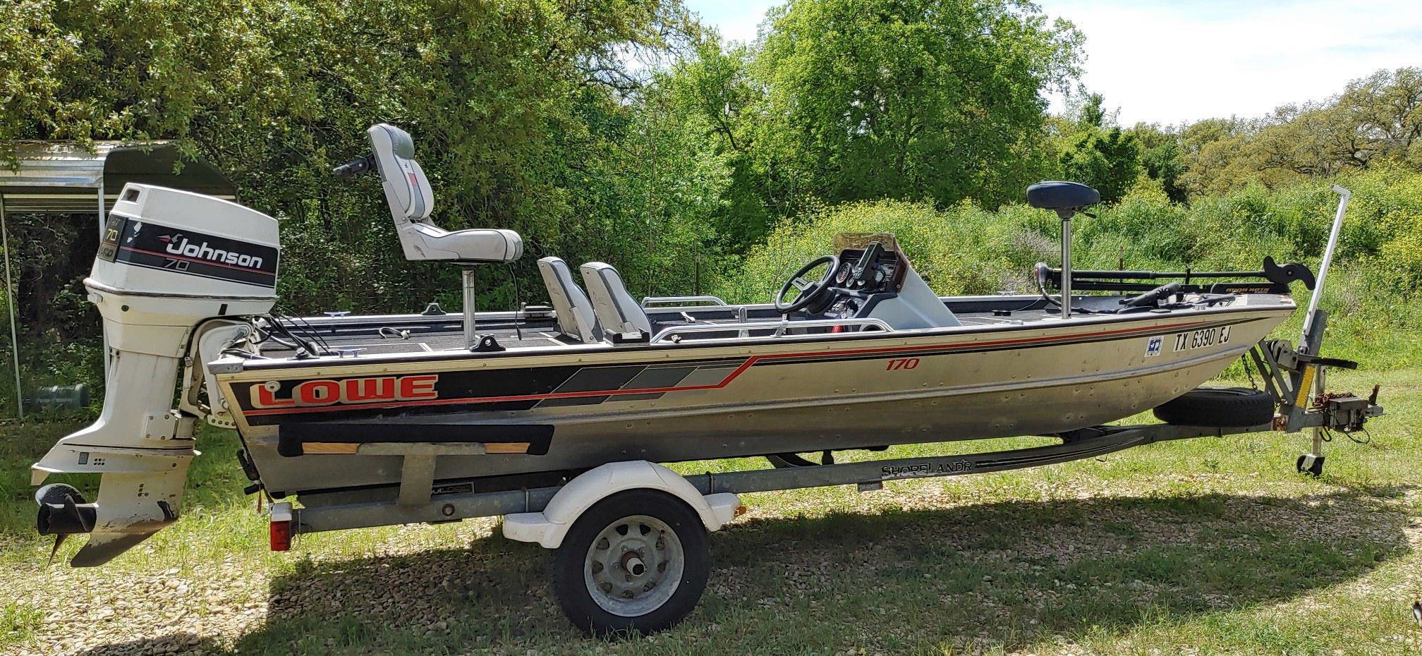 Lowe 17ft Aluminum Bass Boat for Sale in Salado, TX - OfferUp