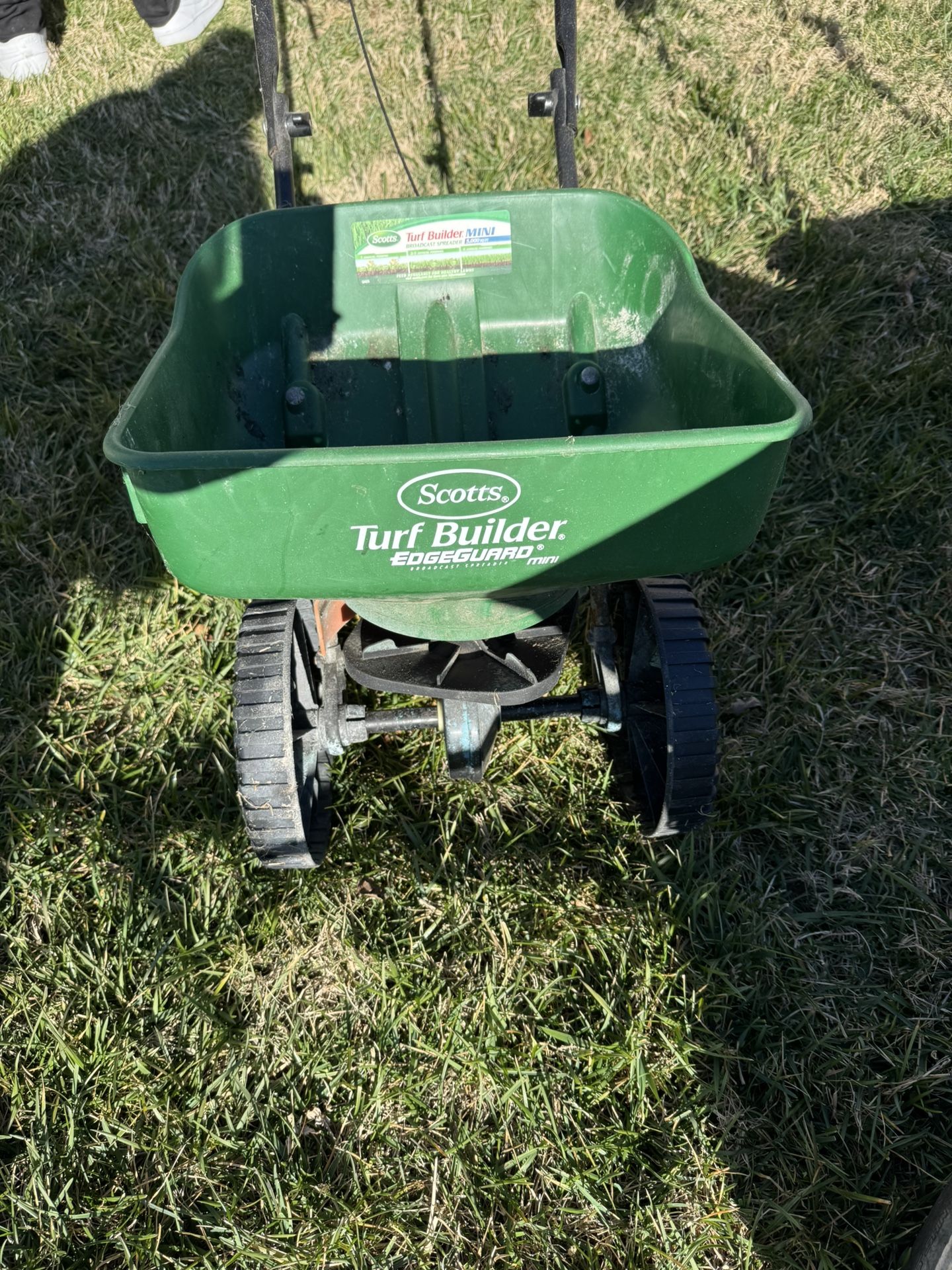 Scott’s Spreader Mini for Sale in North Las Vegas, NV - OfferUp