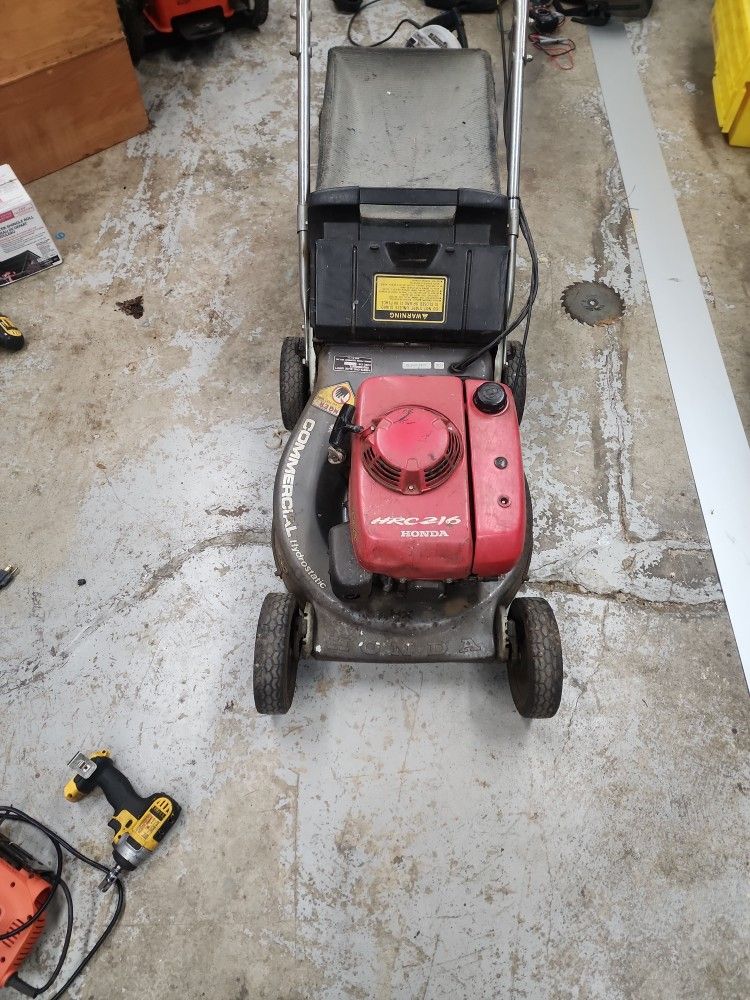 Honda Hrc216hxa Commercial Mower for Sale in Auburn, WA - OfferUp