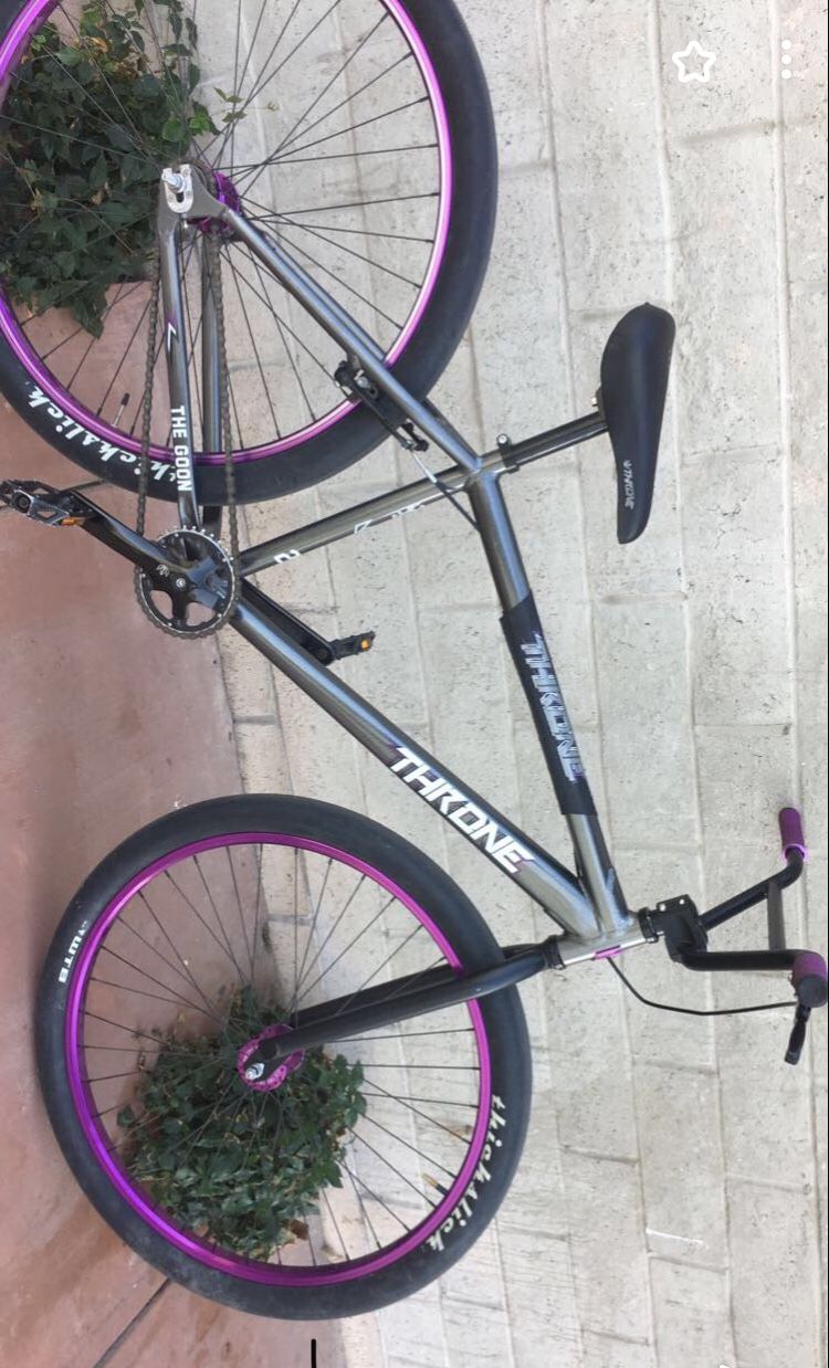 Throne Bike 29 Inch (negotiateable) HMU With Offers for Sale in Fontana ...