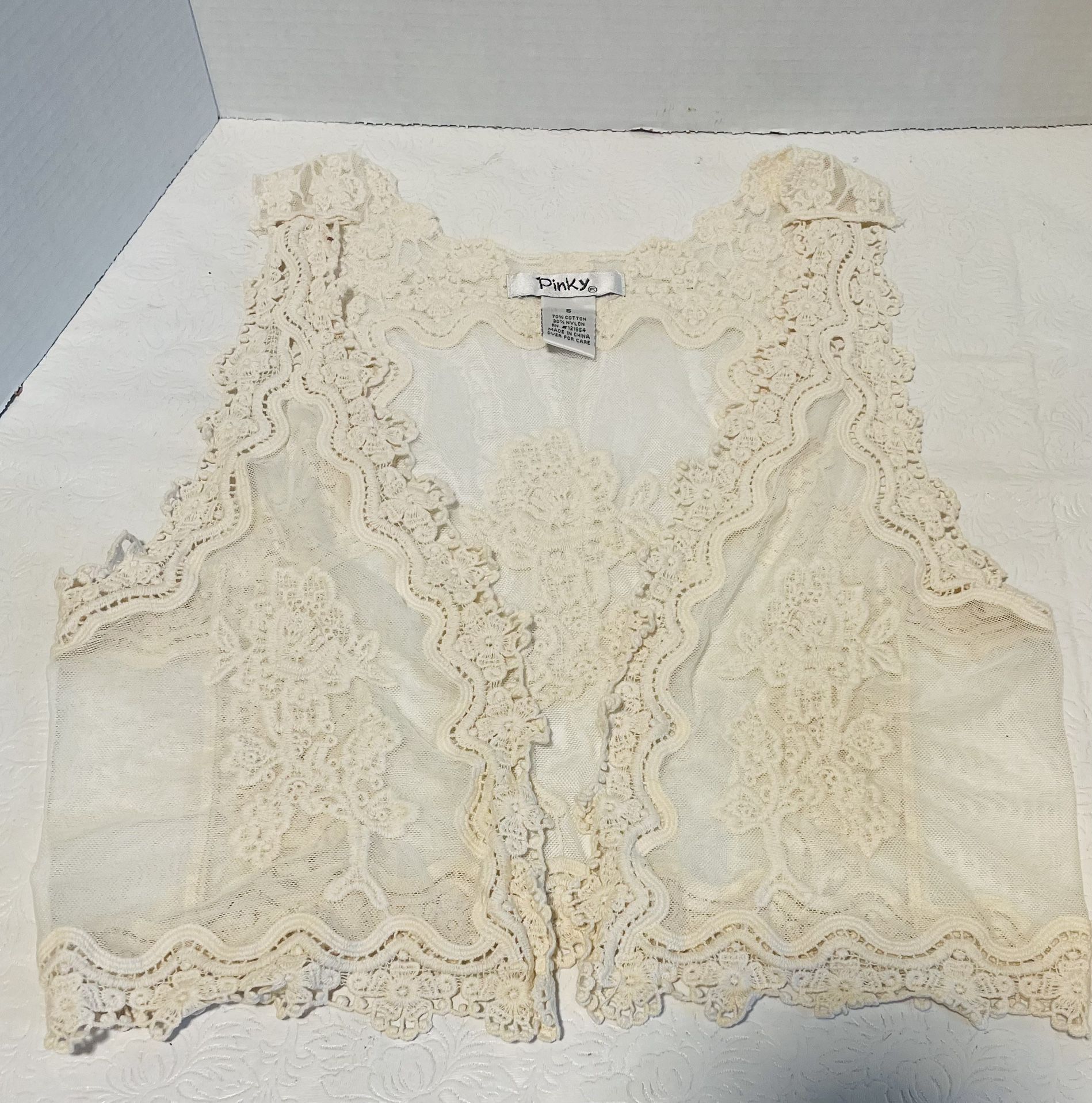 Pinky by Buckle Women's Lacey Open Vest Boho Lace Sleeveless Ivory Size ...