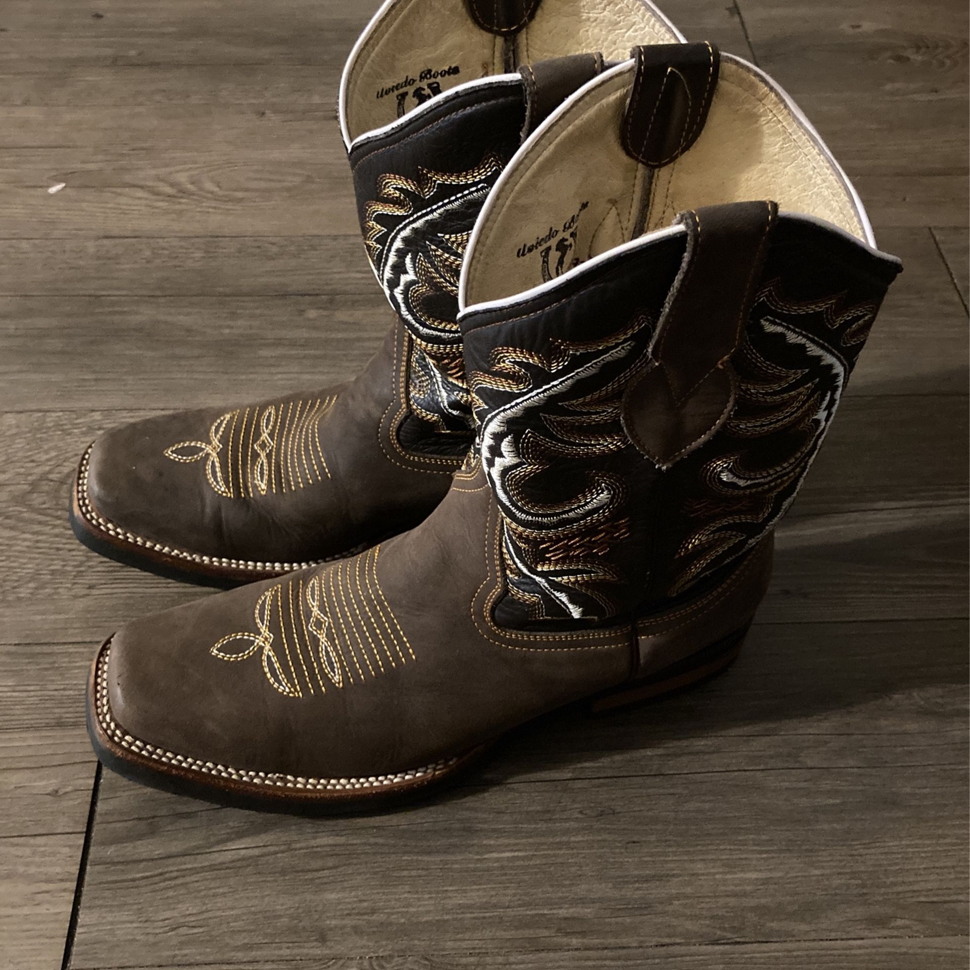 Cowboy boots for Sale in Tulare, CA - OfferUp