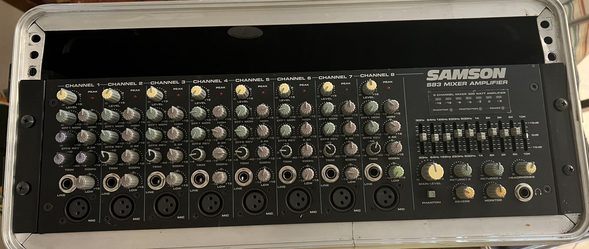 Samson 19” 8 Channel Audio Mixer w/ Hard Gig Case MEGA DISCOUNT!! for ...