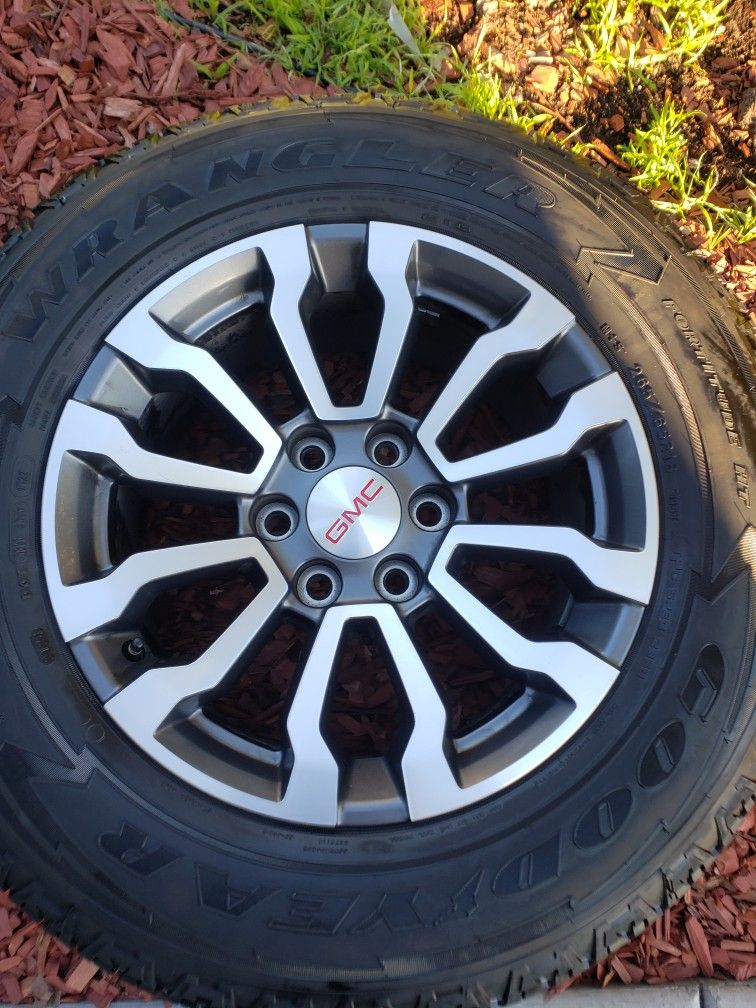GMC SIERRA AT4 WHEELS OEM FACTORY PRICE 900 for Sale in San Diego, CA ...