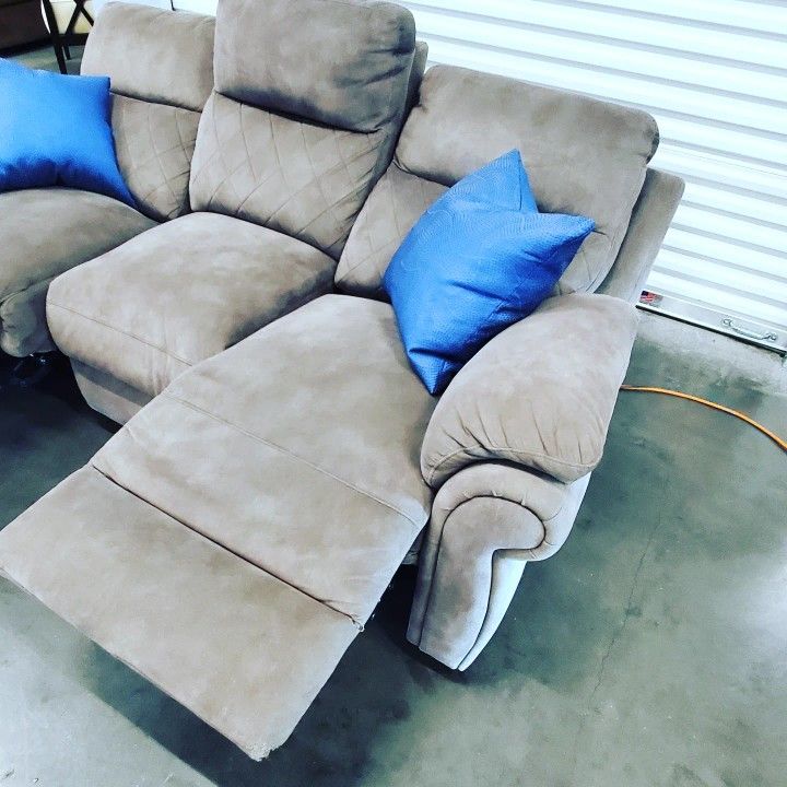 Electric Gray Recliner for Sale in Henderson, NV - OfferUp