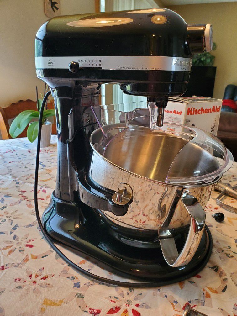 Kitchen Aid Professional 600 Series Mixer AND a Pasta Roller & Cutter ...