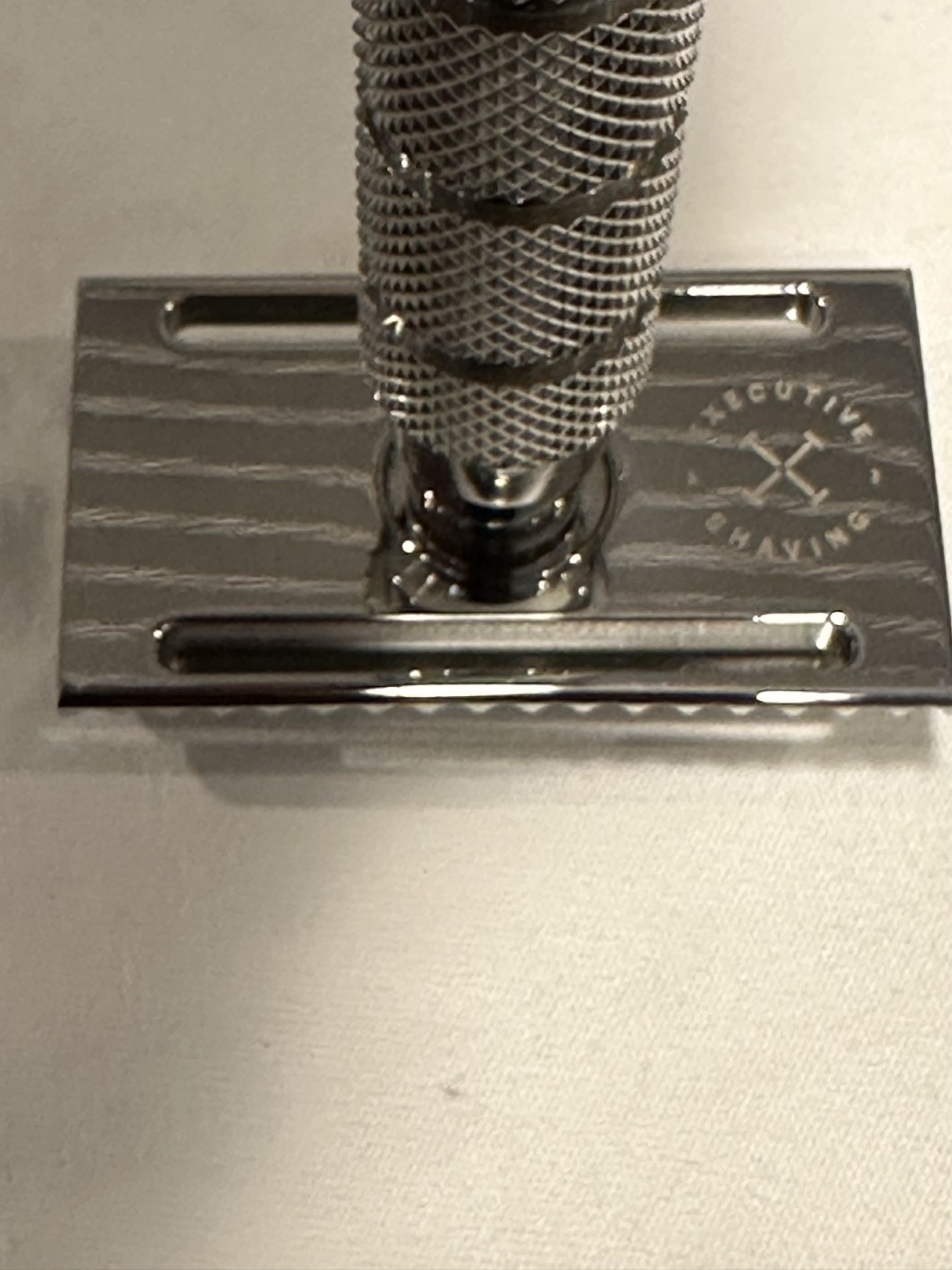 Executive Shaving’s Outlaw Evolution Razor & Stand Set for Sale in Las ...