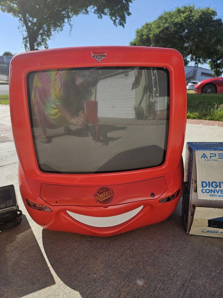 DISNEY Pixar Cars Lightening McQueen 13"TV CRT DVD Player for Sale in ...
