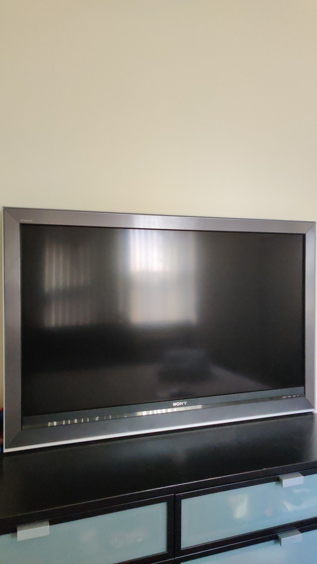 Sony - BRAVIA 52" 1080p Flat-Panel LCD HDTV for Sale in North Hollywood ...