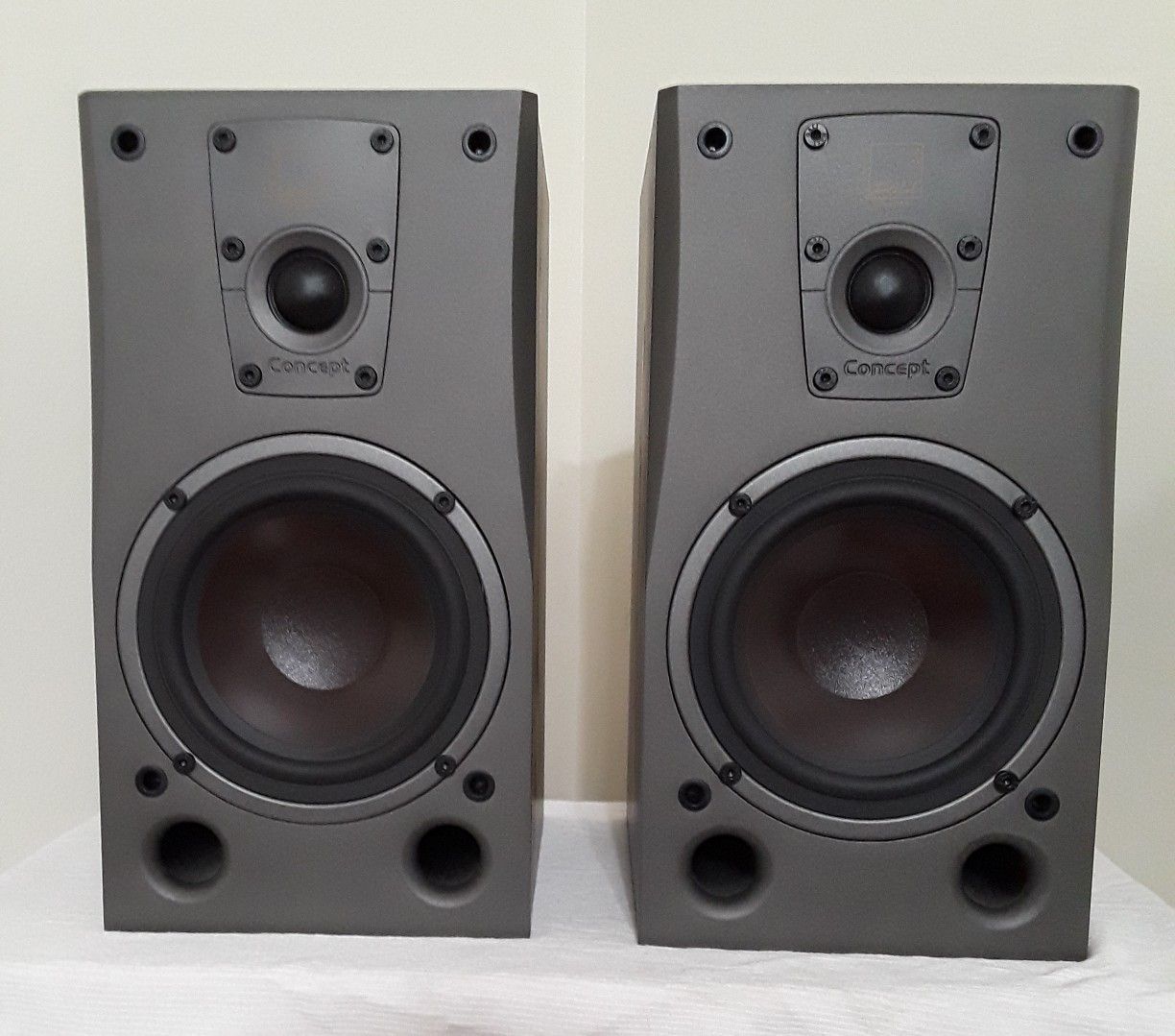 Dali Concept 1 Monitor Speakers for Sale in Miami, FL - OfferUp
