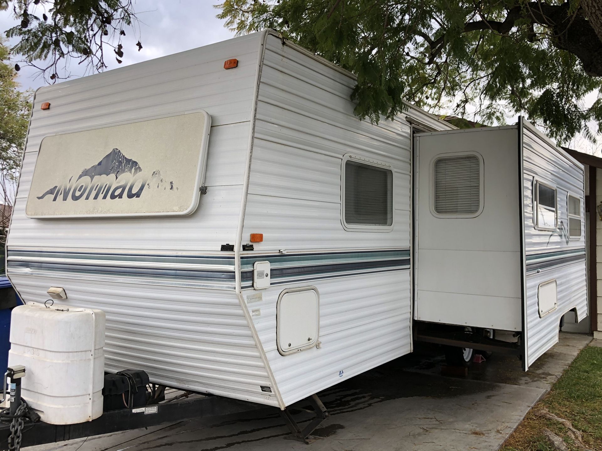 2001 Nomad Travel Trailer 26Ft with a Super slide out for Sale in ...