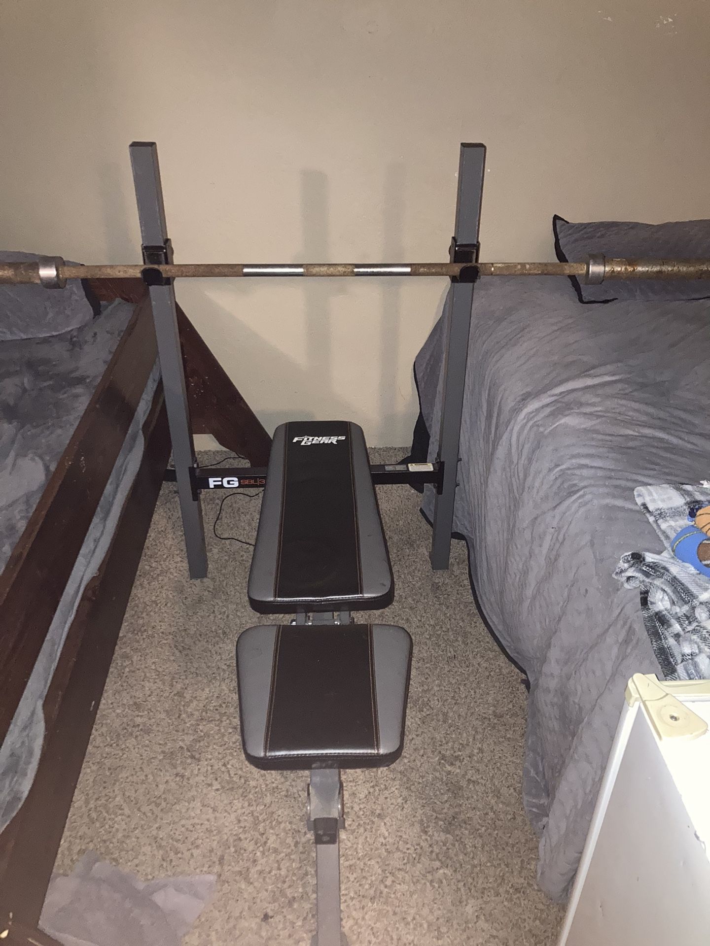 Weight Bench & Bar for Sale in Junction City, OR - OfferUp