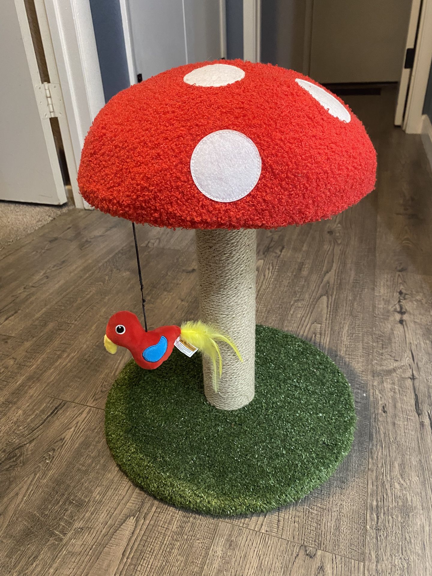 Mushroom cat scratching post for Sale in Las Vegas, NV - OfferUp