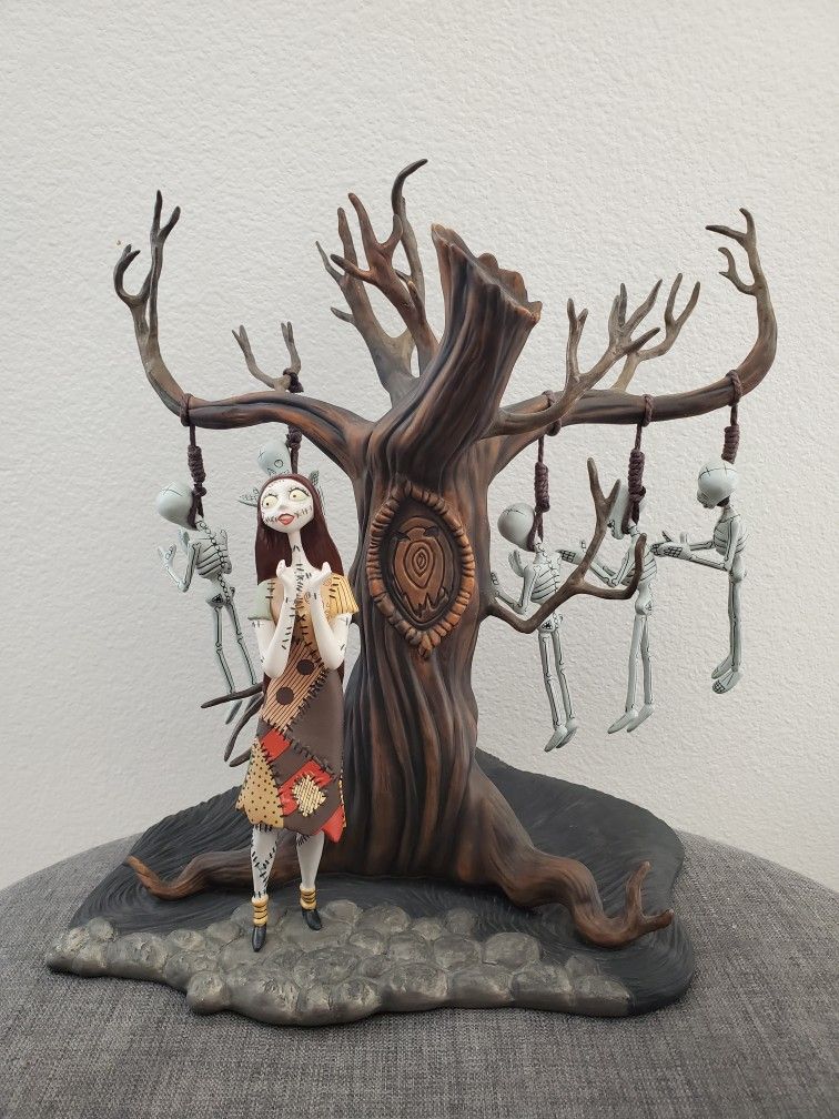 Disney WDCC The Nightmare Before Christmas Sally & Hanging Tree With ...