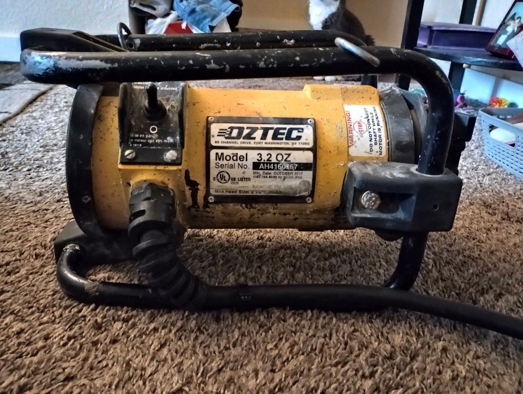 3.2 HP Oztec Concrete Vibrator for Sale in Everett, WA - OfferUp
