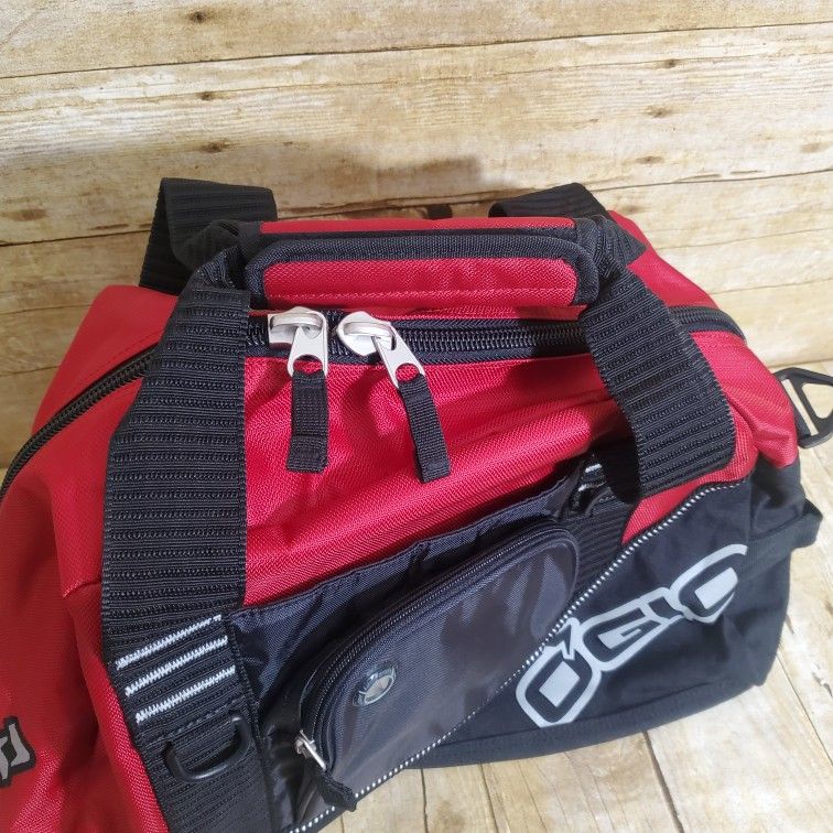 Ogio Half Dome Duffle Bag Gym Bag Pocket Adjustable Shoulder Strap Red ...