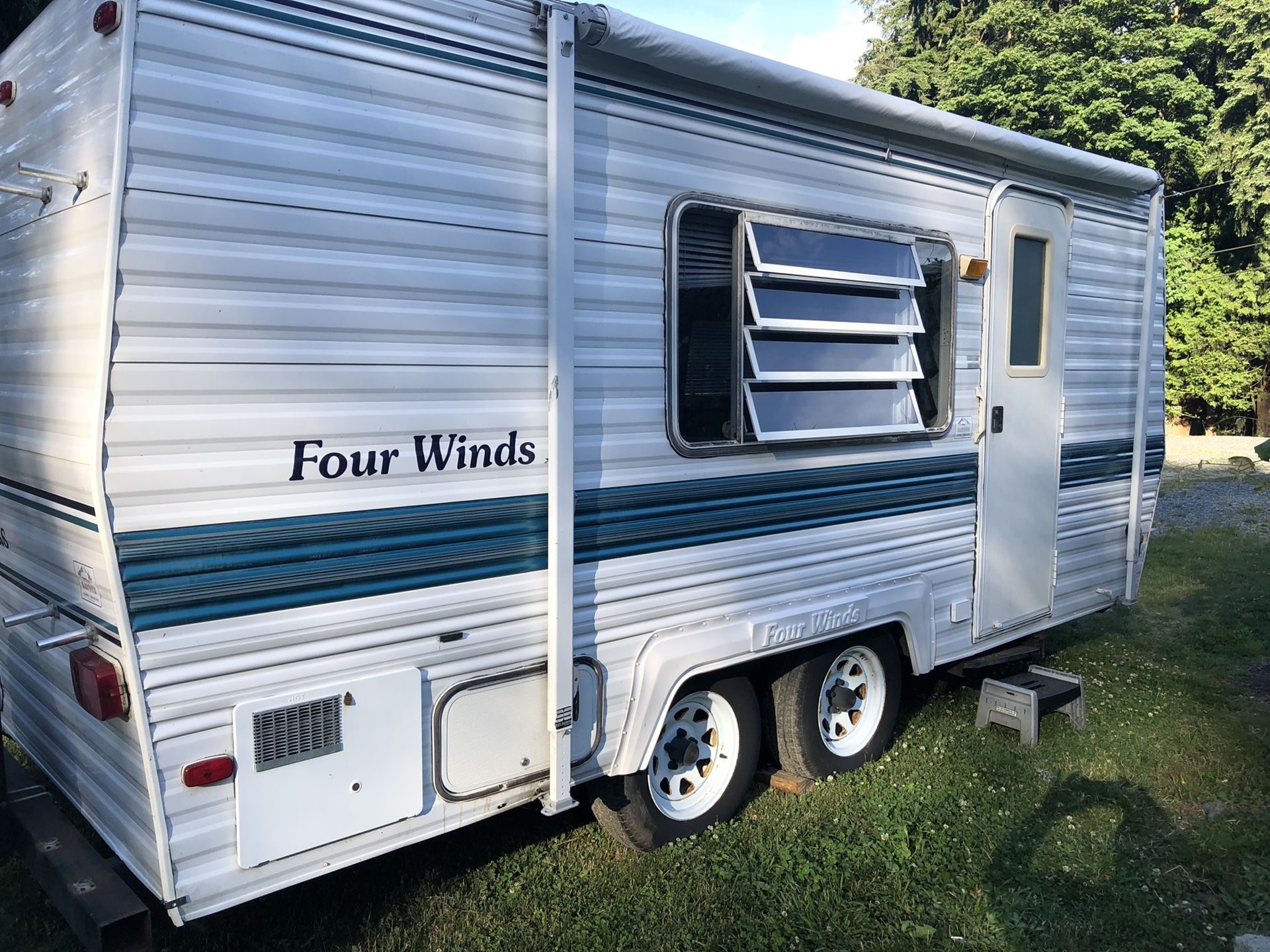 1997 19ft four winds travel trailer good condition for Sale in Everett ...