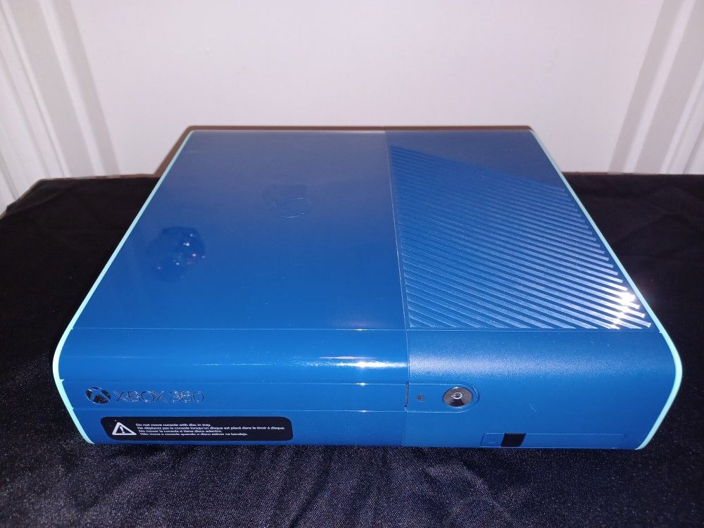 Special Edition 500GB Blue Xbox 360 E for Sale in Houston, TX - OfferUp