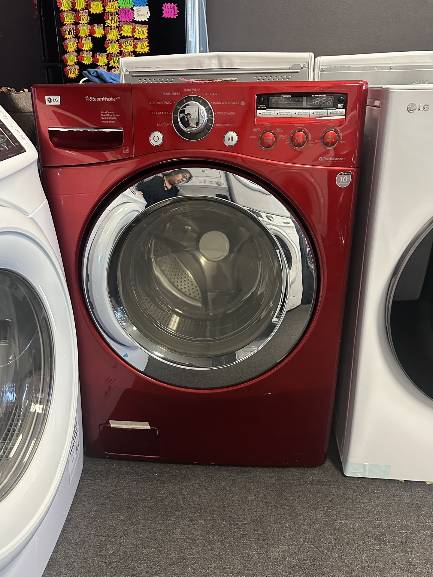 Cherry Red LG Washer for Sale in Las Vegas, NV - OfferUp