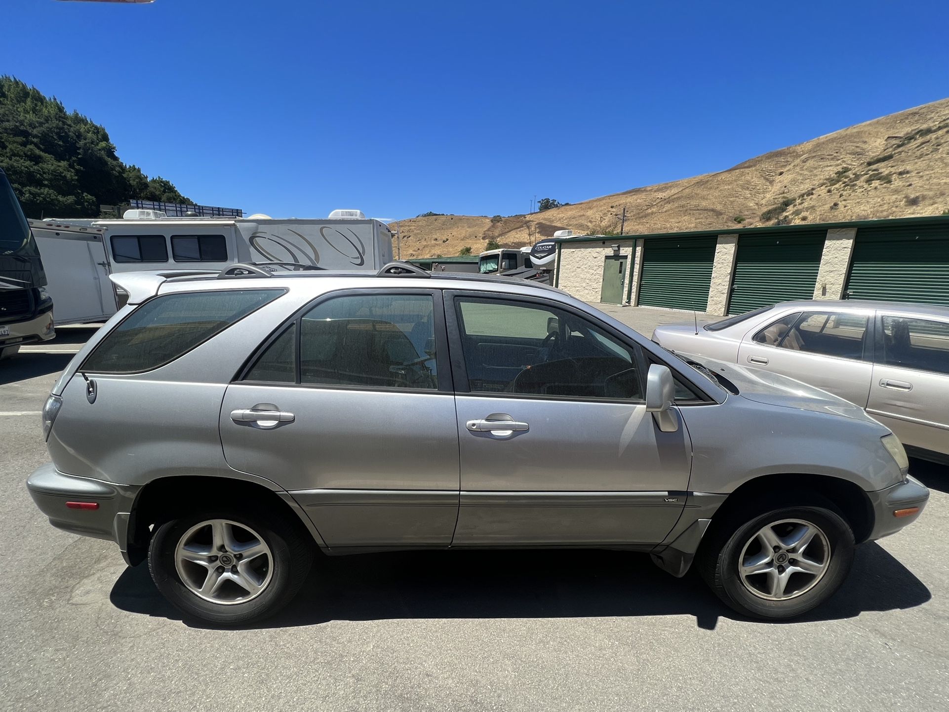 2001 Lexus Rx 300 for Sale in Castro Valley, CA - OfferUp