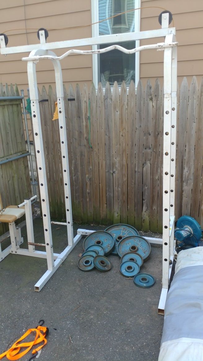Schisler power rack with pulldown for Sale in Bloomfield, NJ - OfferUp
