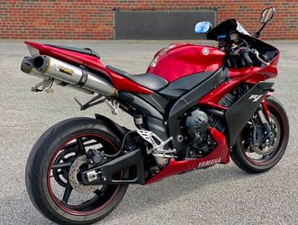 2010 Yamaha R1 Red