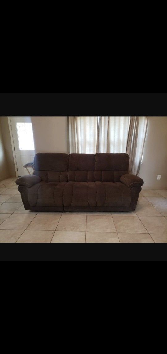 Stonehill Chocolate Brown Recliner Couch for Sale in Venice, FL - OfferUp