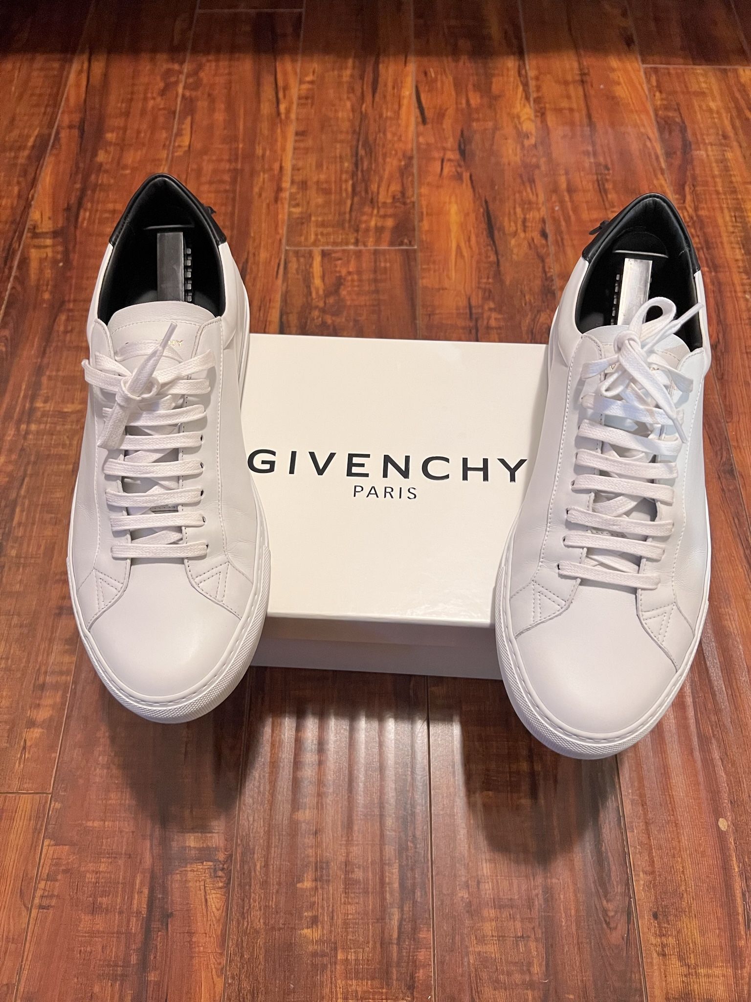 Givenchy Sneakers Men’s 10 for Sale in Brea, CA - OfferUp