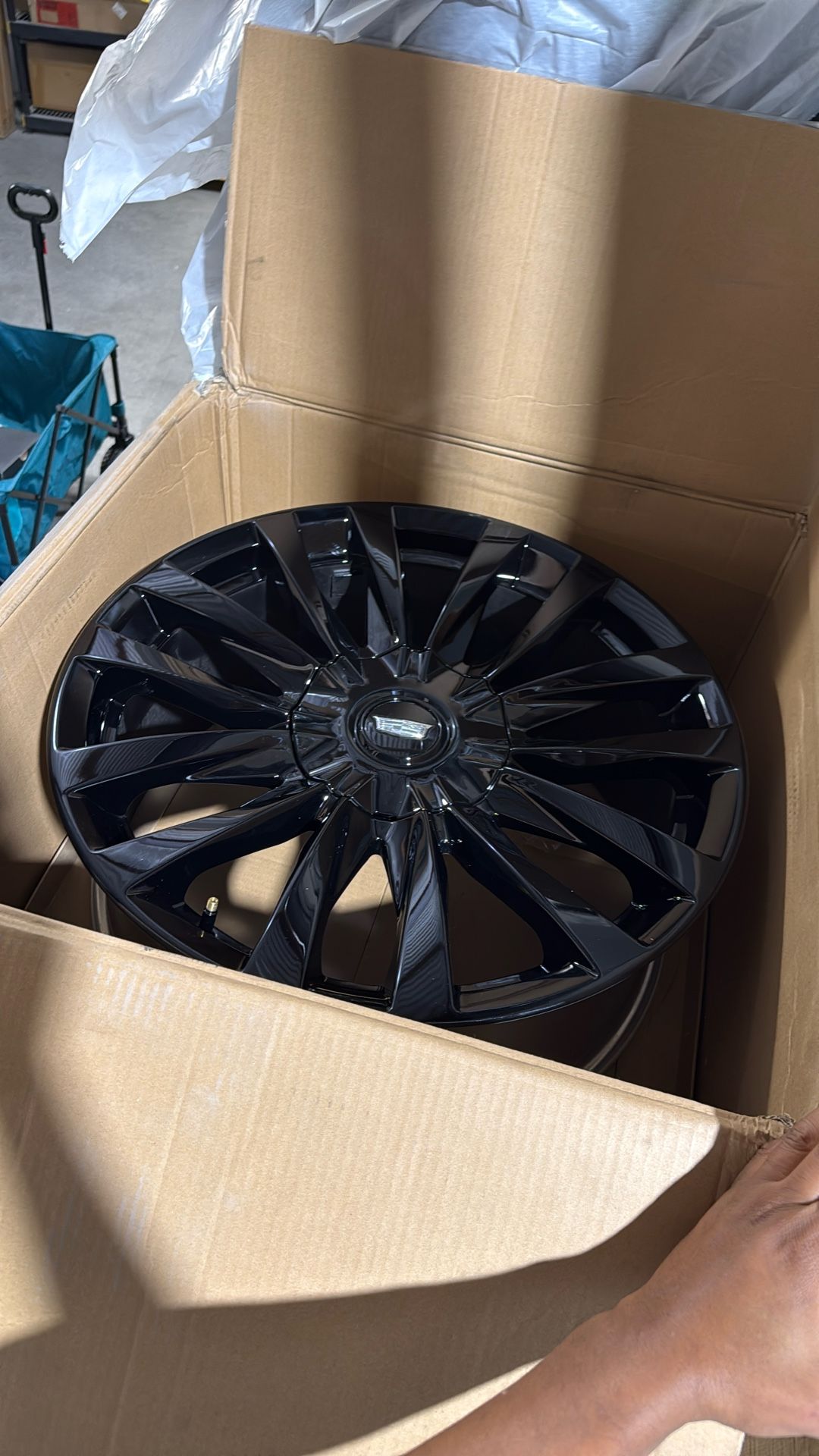 2023 Cadillac Escalade Wheels gloss Black for Sale in Los Angeles, CA ...