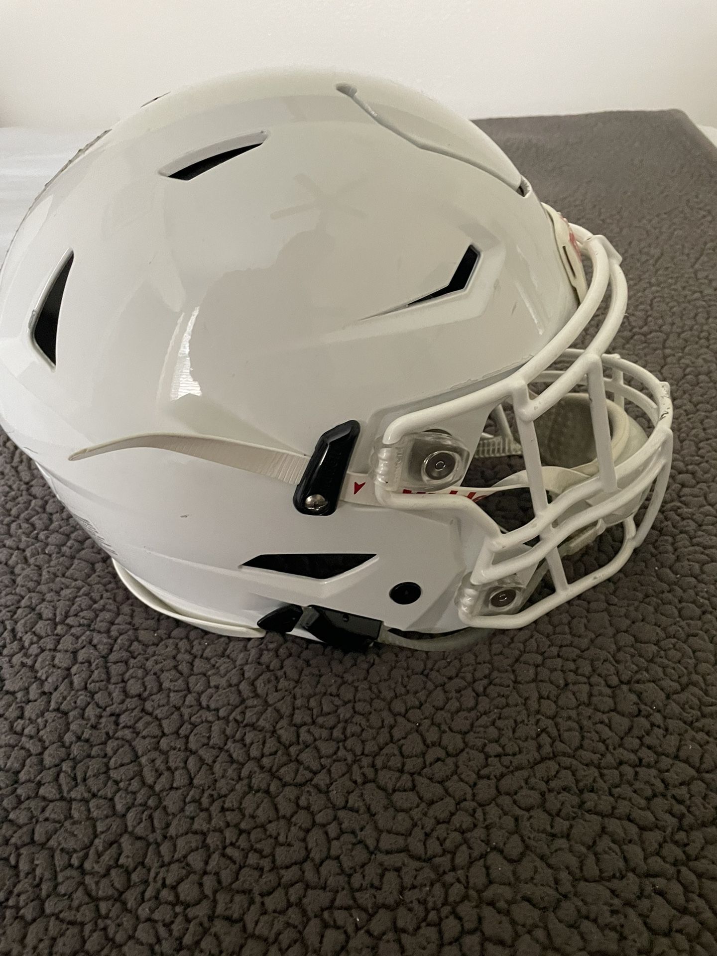 Riddell Speed flex Football Helmet for Sale in Parrish, FL - OfferUp