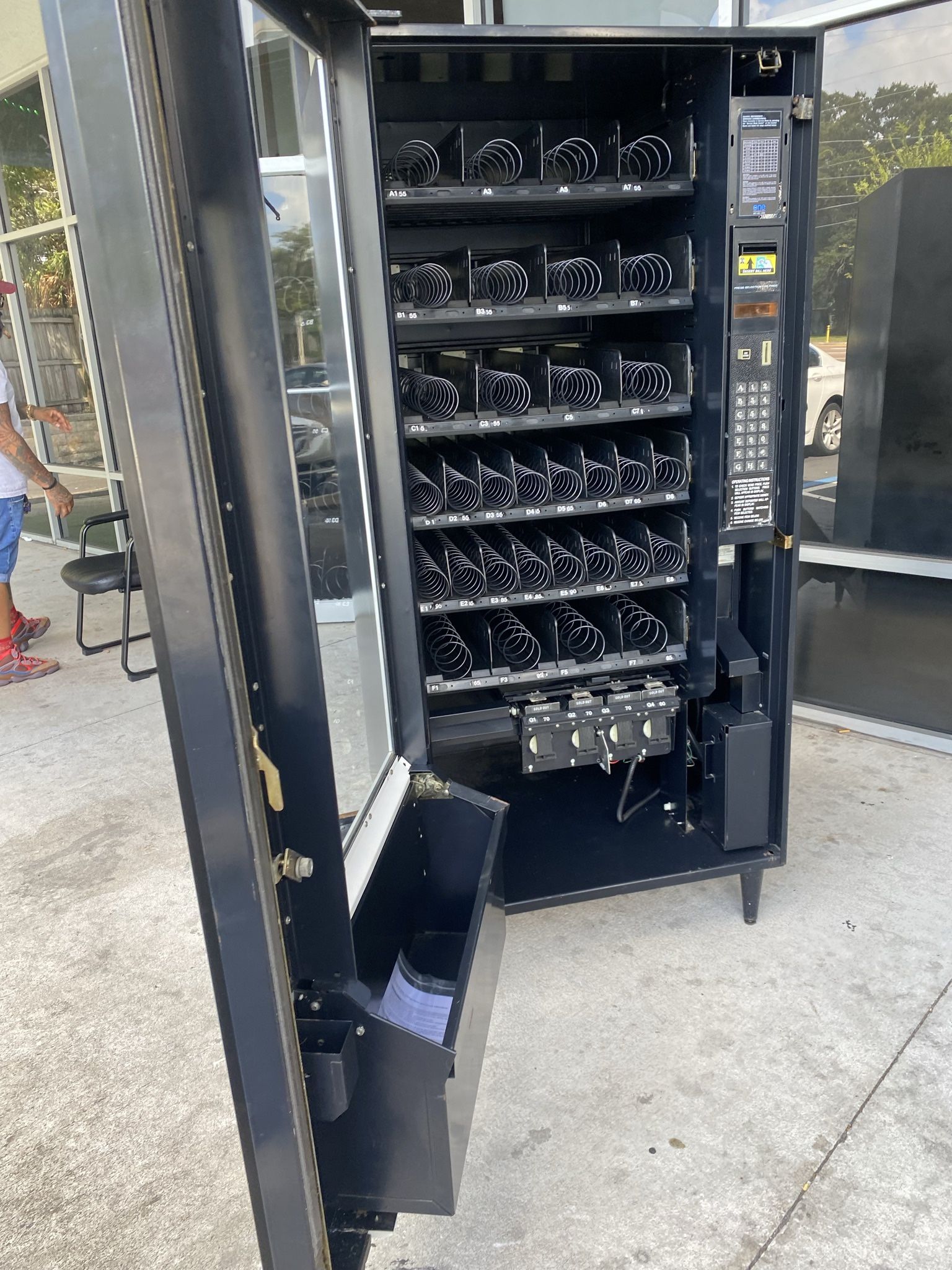 VENDING MACHINE FOR SALE!! (Start A Business) for Sale in St ...