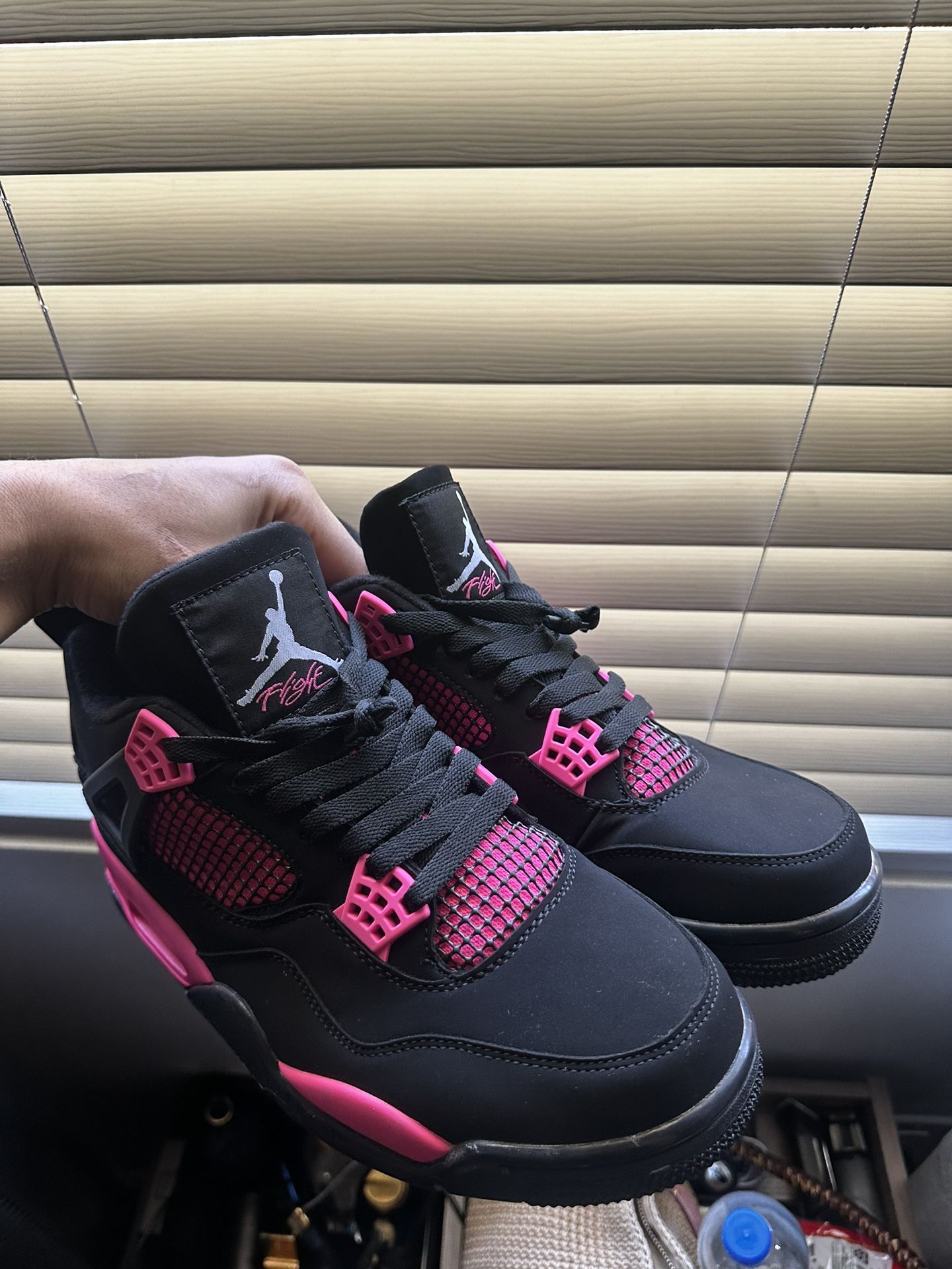 Retro 4 Pink Thunder for Sale in Spring Valley, CA - OfferUp